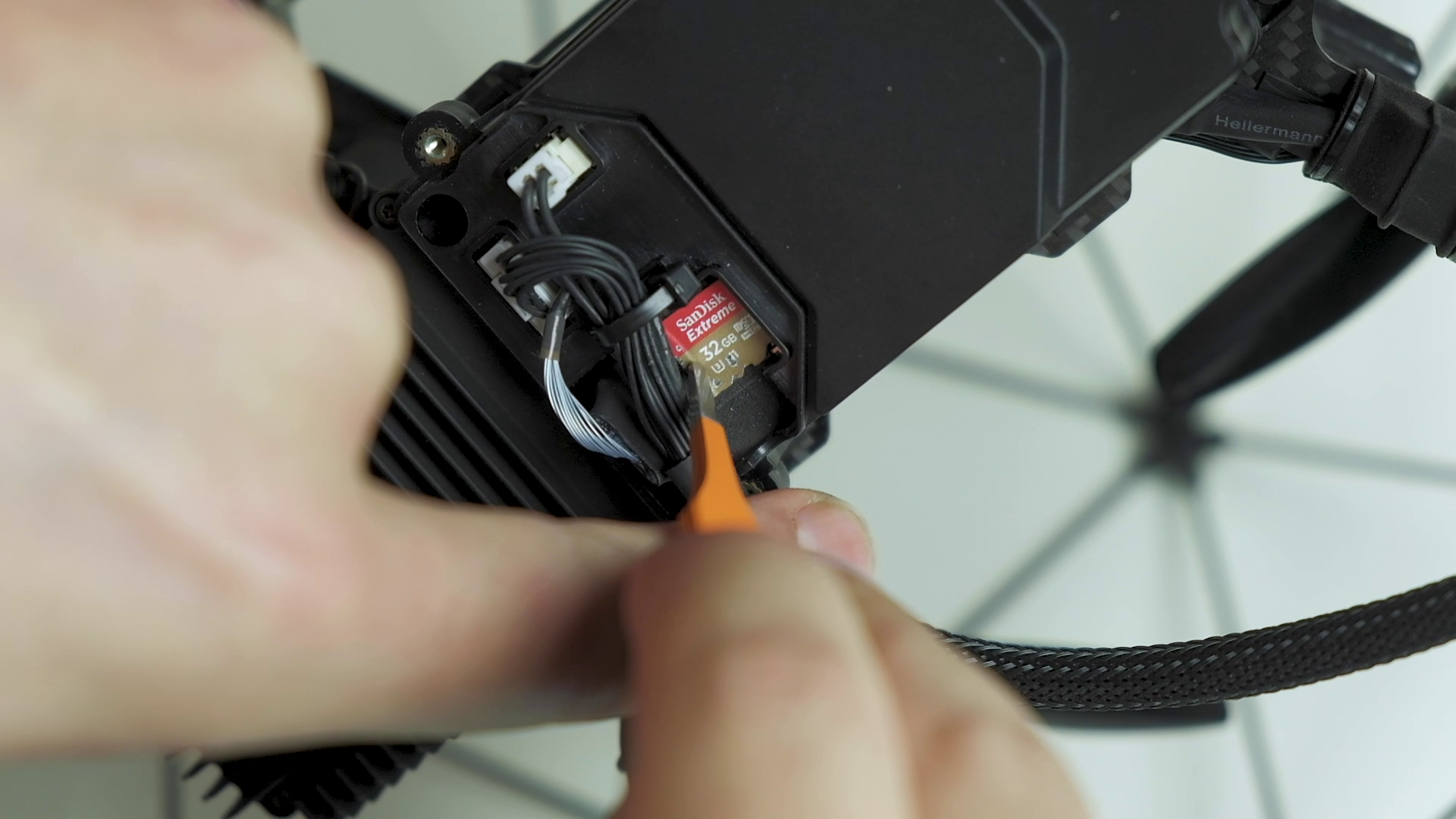 Elios 2 - Support video - How to access the avionics SD card